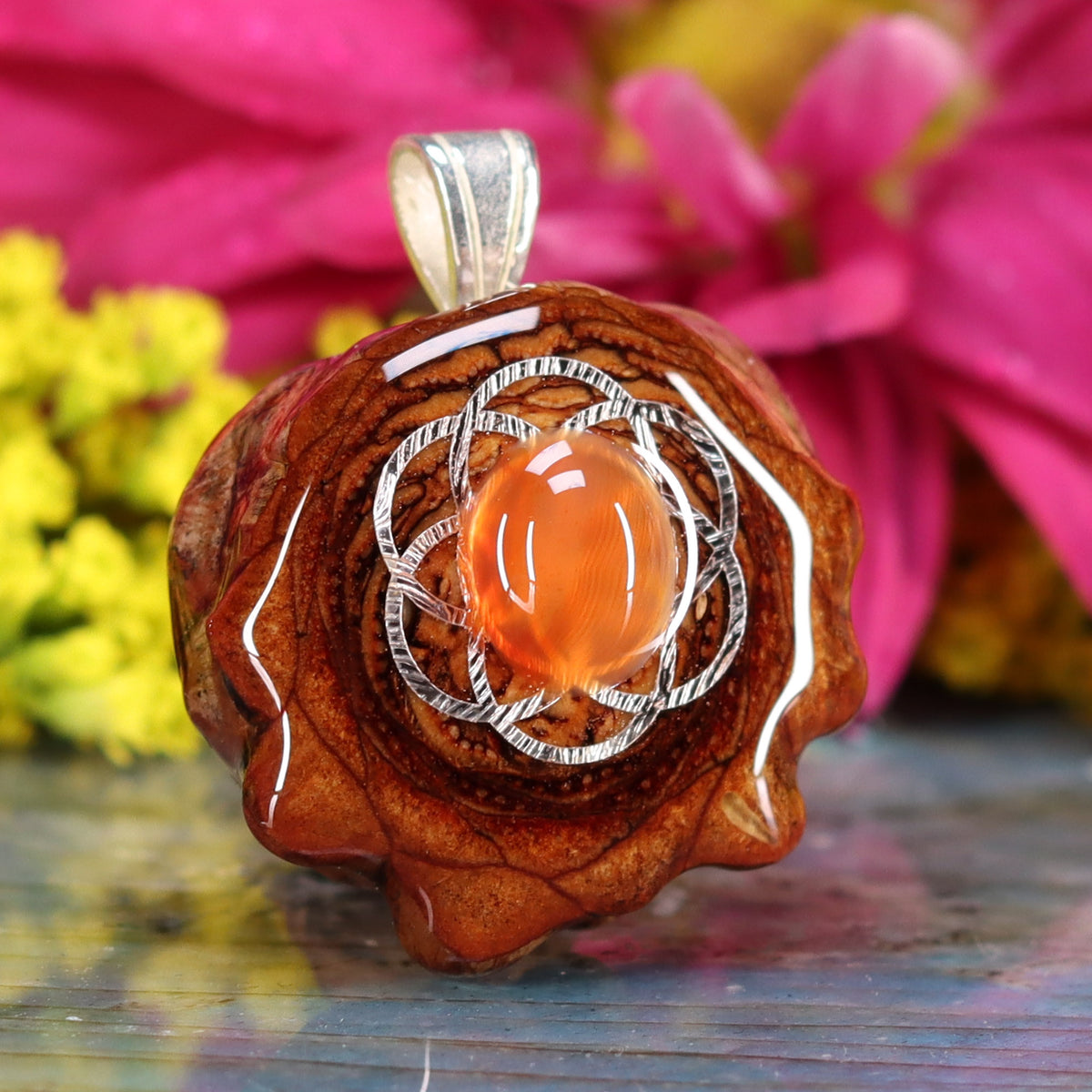 Carnelian with Silver Seed of Life – Third Eye Pinecones