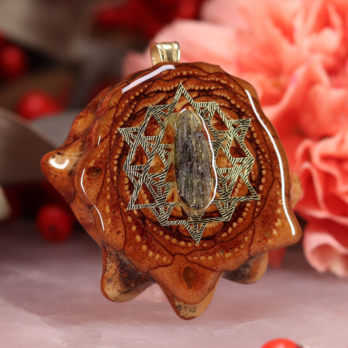 Moldavite with Gold 64 Star Tetrahedron – Third Eye Pinecones