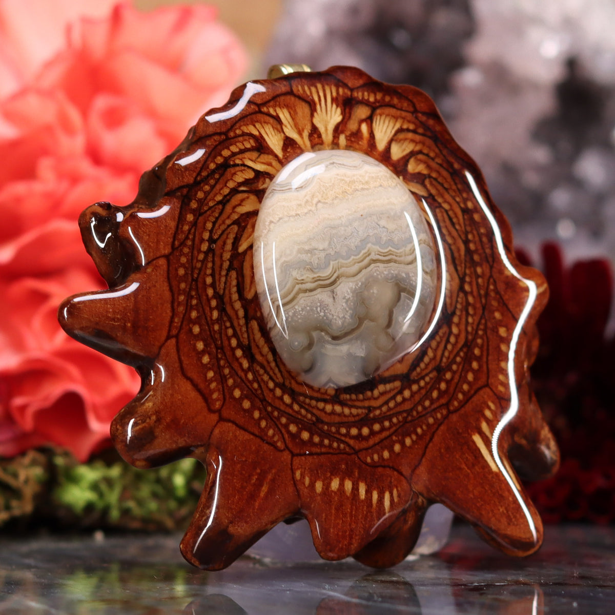 Crazy Lace Agate – Third Eye Pinecones