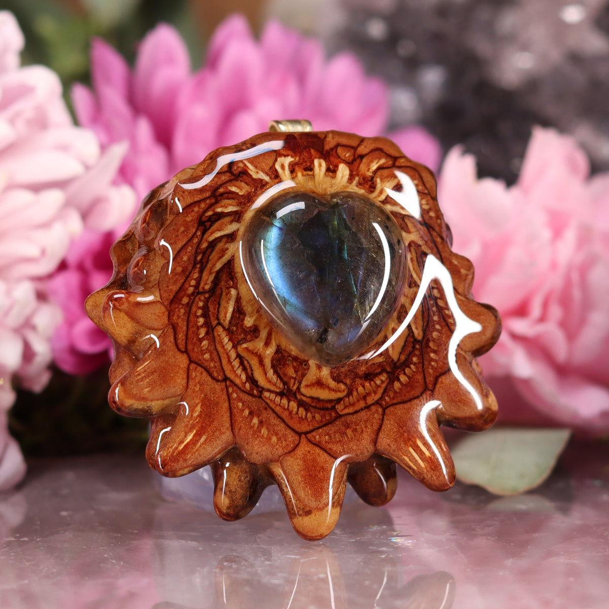 Labradorite Heart – Third Eye Pinecones