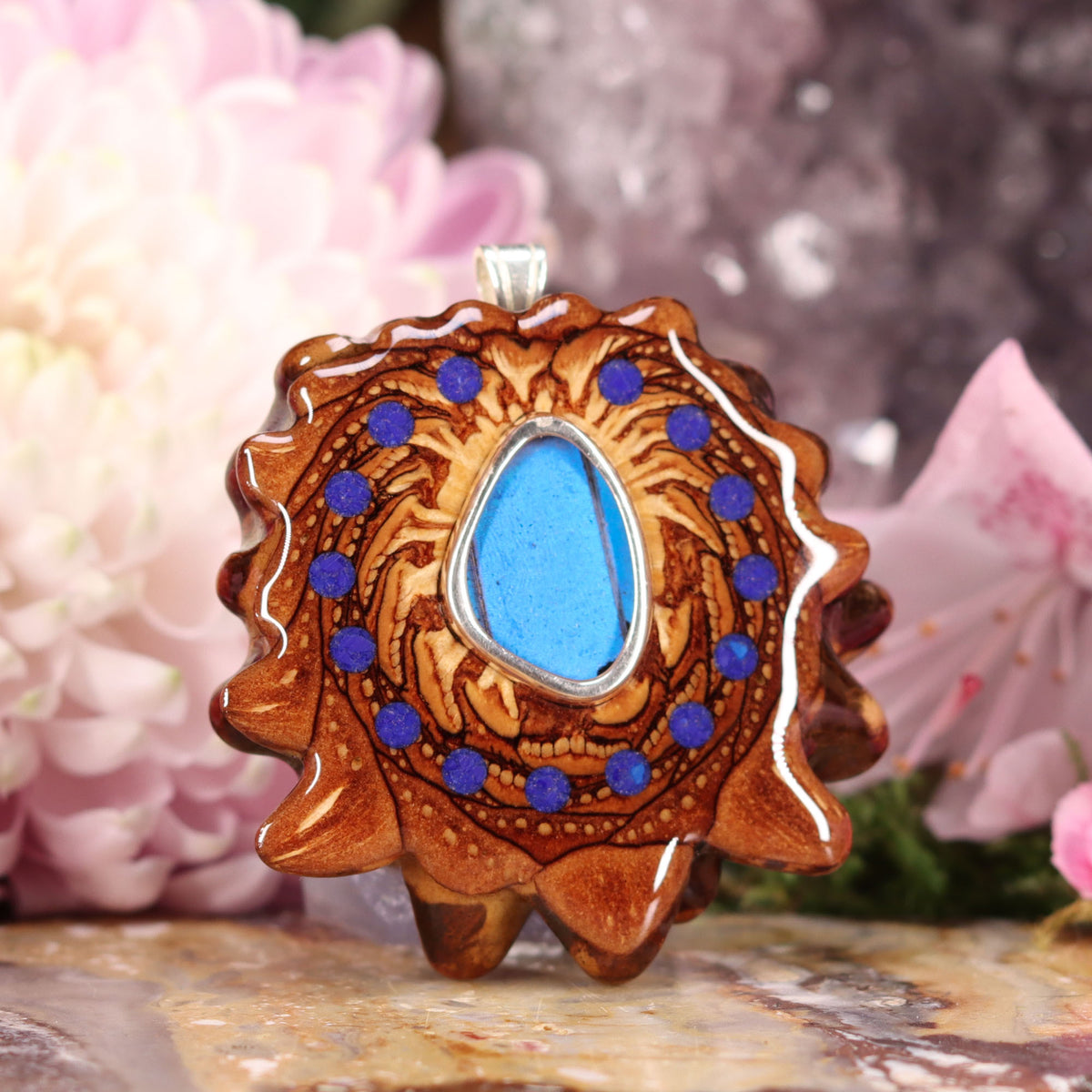 Blue Morpho Butterfly Wing with Multi-Glow – Third Eye Pinecones