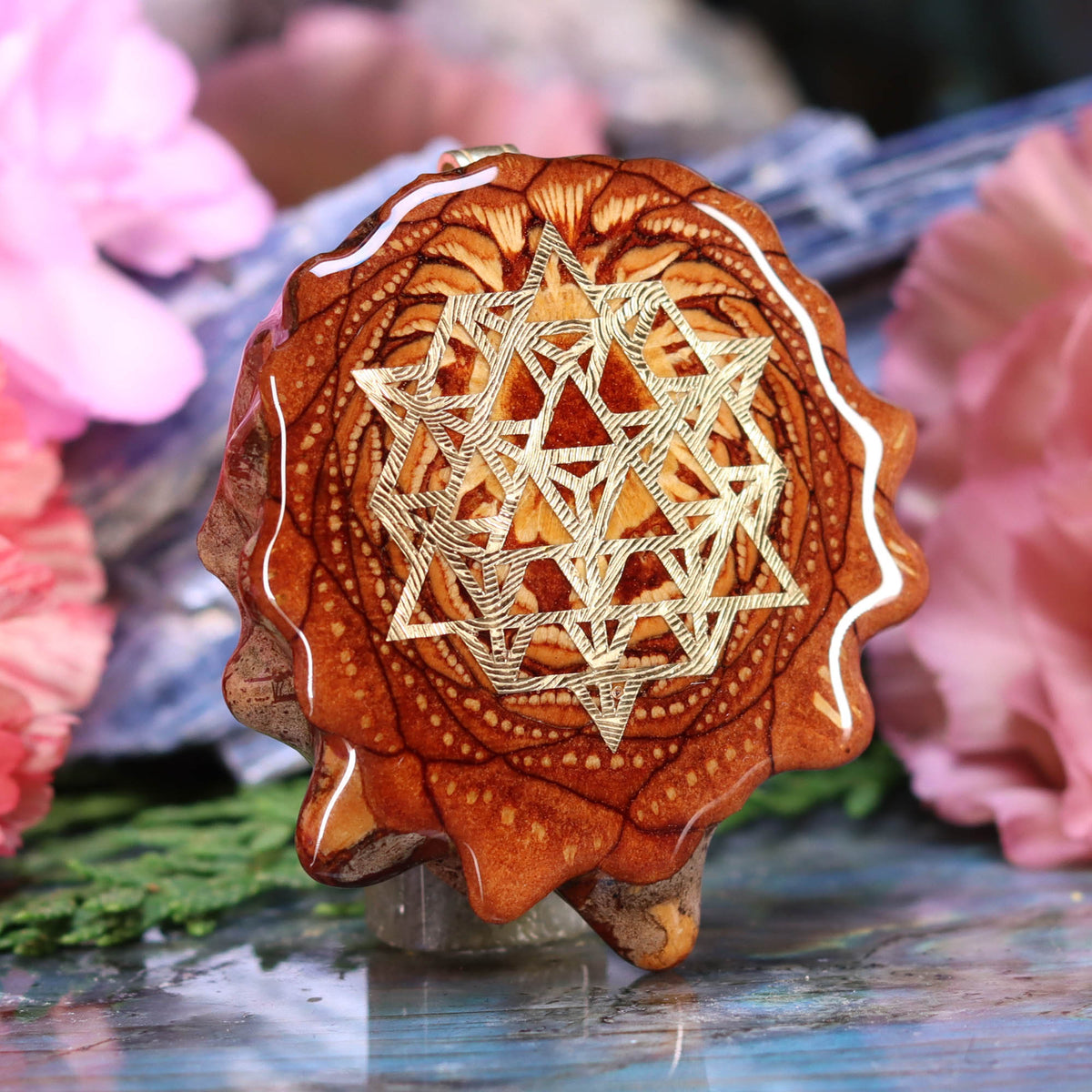 Natural with Gold 64 Star Tetrahedron – Third Eye Pinecones
